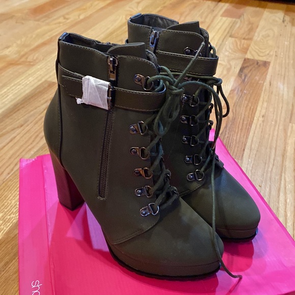 Shoe Dazzle | Shoes | Shoe Dazzle Olive Green Size School Girl Booties ...